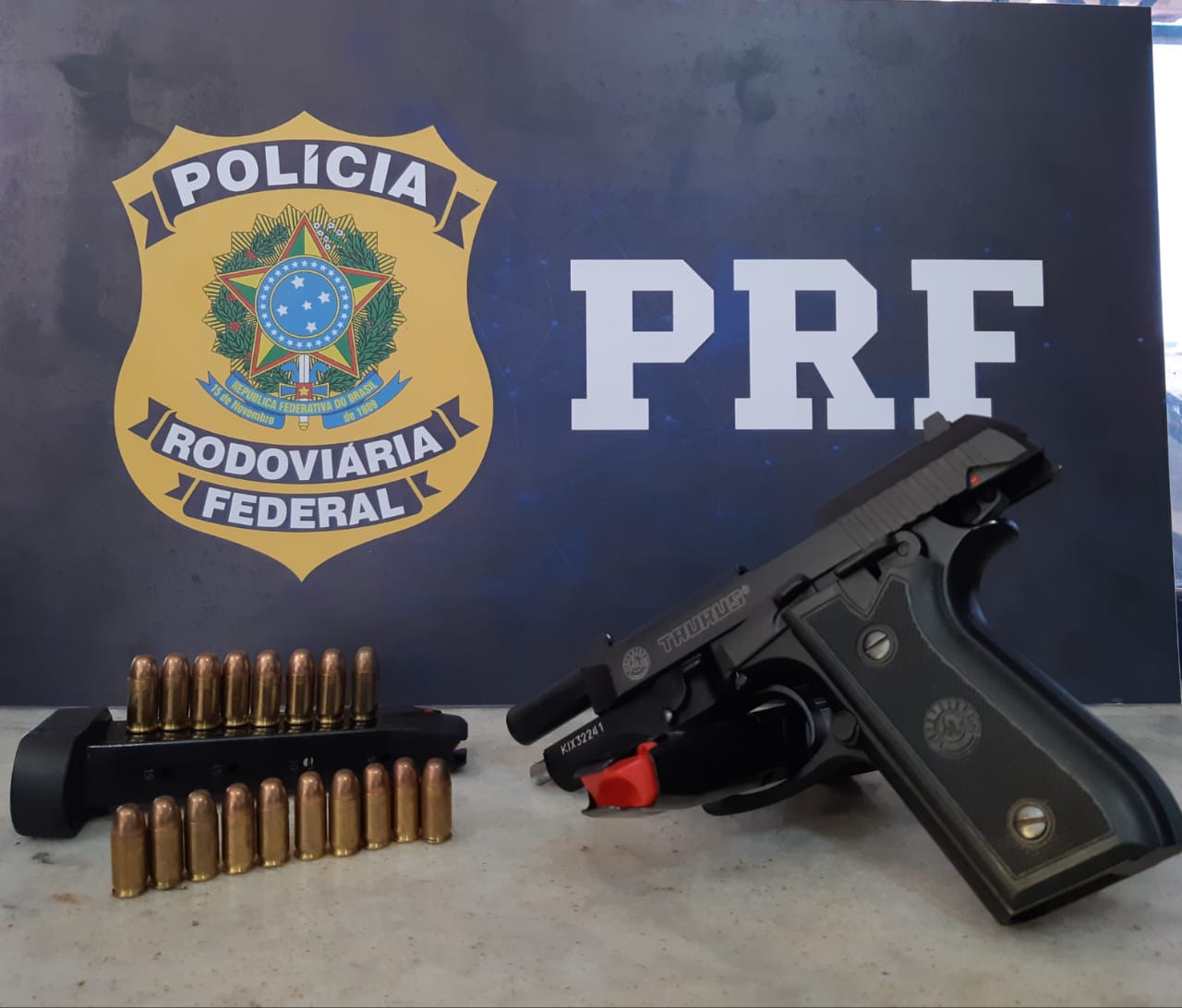 Homem é Preso Por Porte Ilegal De Arma Com Uma Pistola 380 Na Br 365